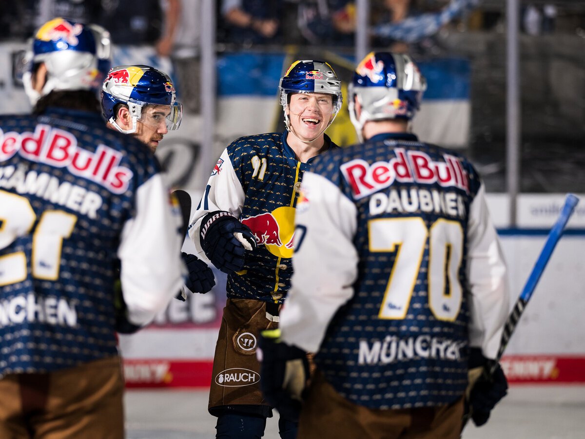 PENNY DEL - Red Bulls siegen im Wiesnspiel, Trio feiert deutliche Erfolge