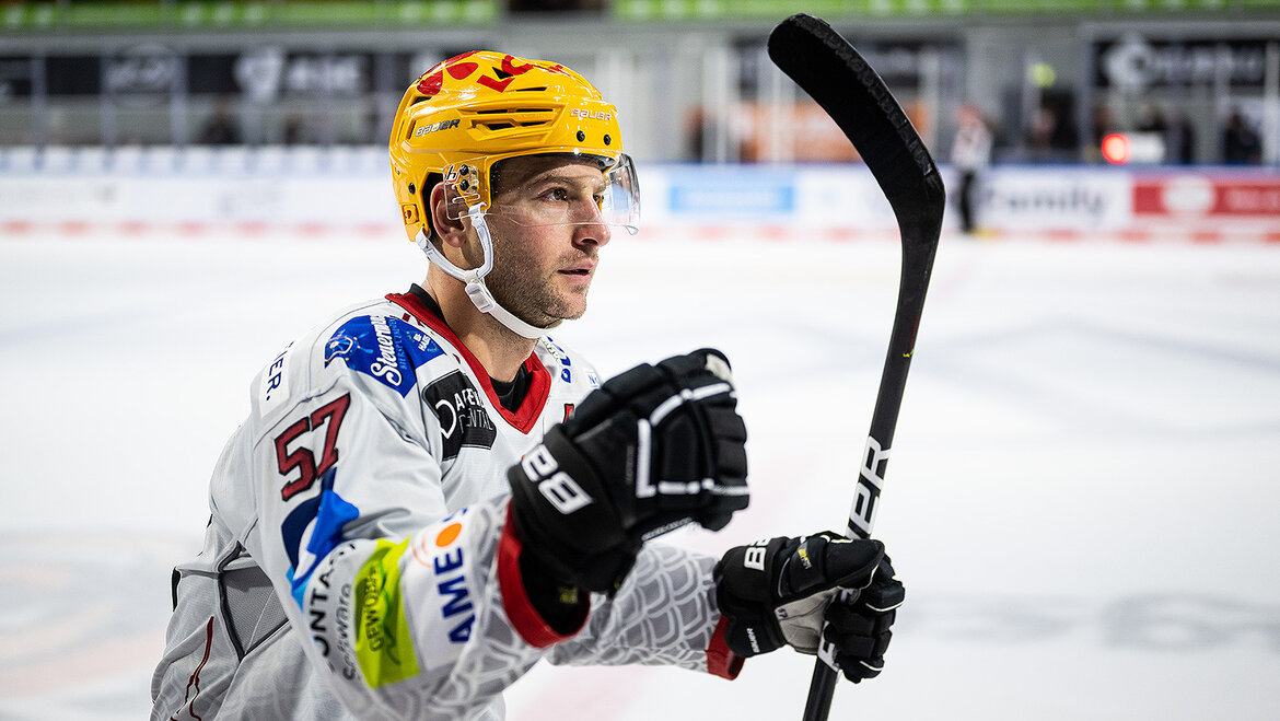 PENNY DEL - Alex Friesen bleibt in Bremerhaven