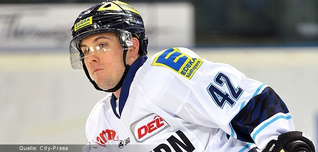 PENNY DEL - Ingolstadt bindet Center Jared Ross